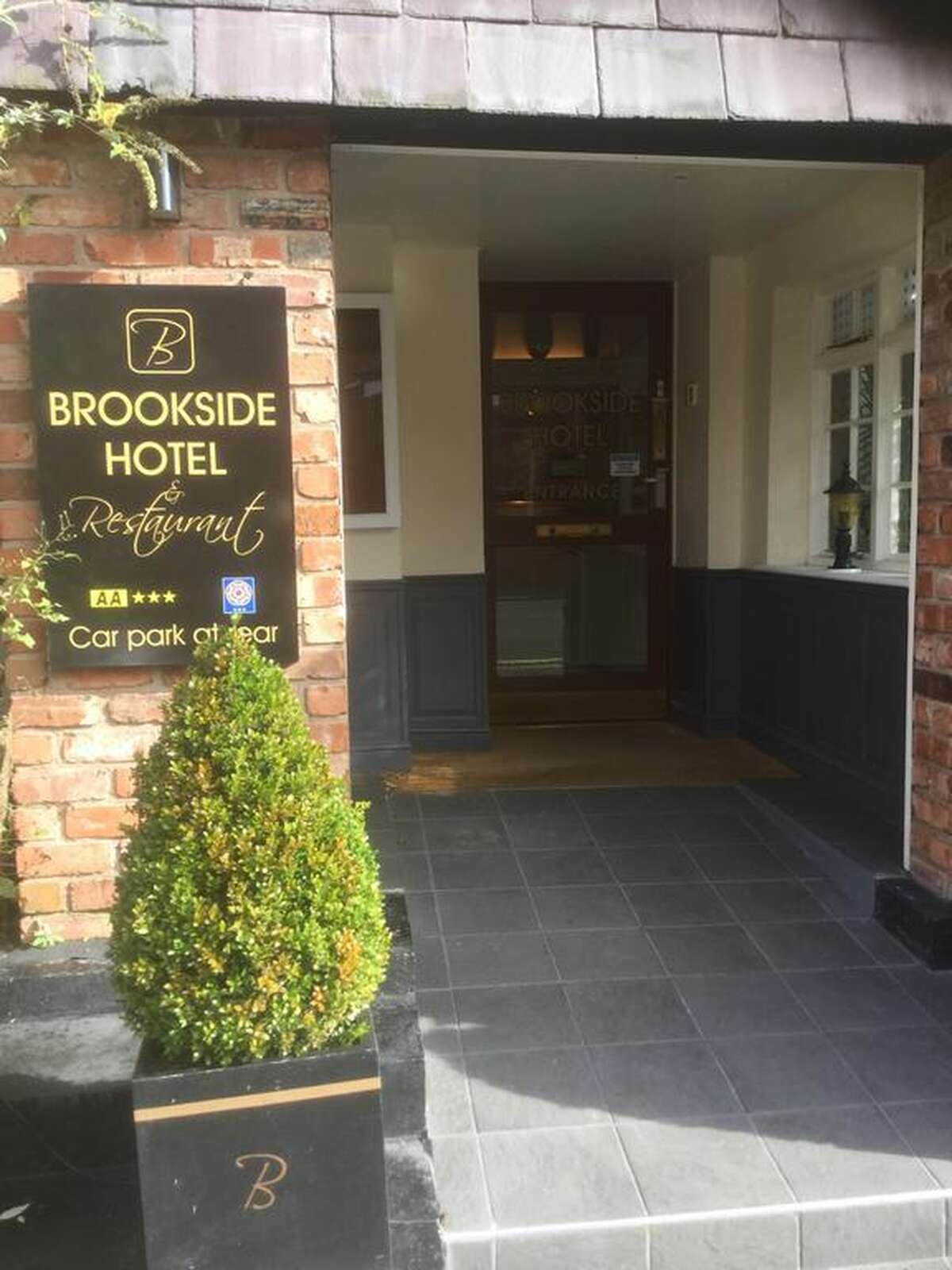 Our Gallery - Brookside Hotel, Hotel in Chester