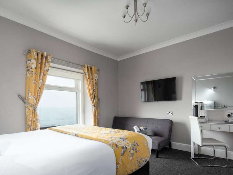 Home - Pebble House,in Llandudno