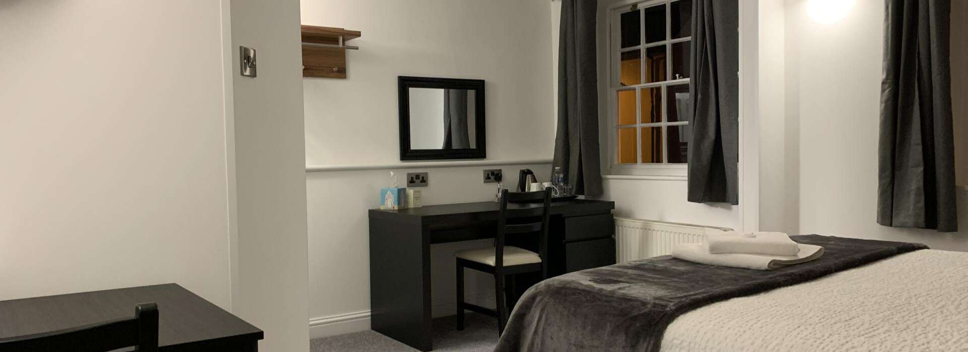 Home - The Silverton Inn, Accommodation in Exeter